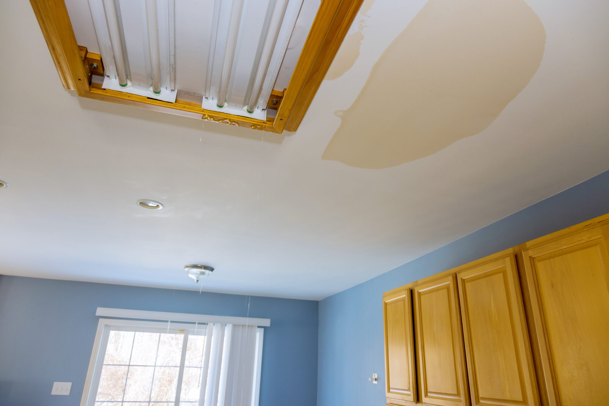 What to Do When Water Is Leaking from a Light Fixture
